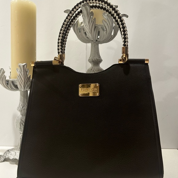 bebe | Bags | Bebe Los Angeles Black Purse With Gold Accents White And ...